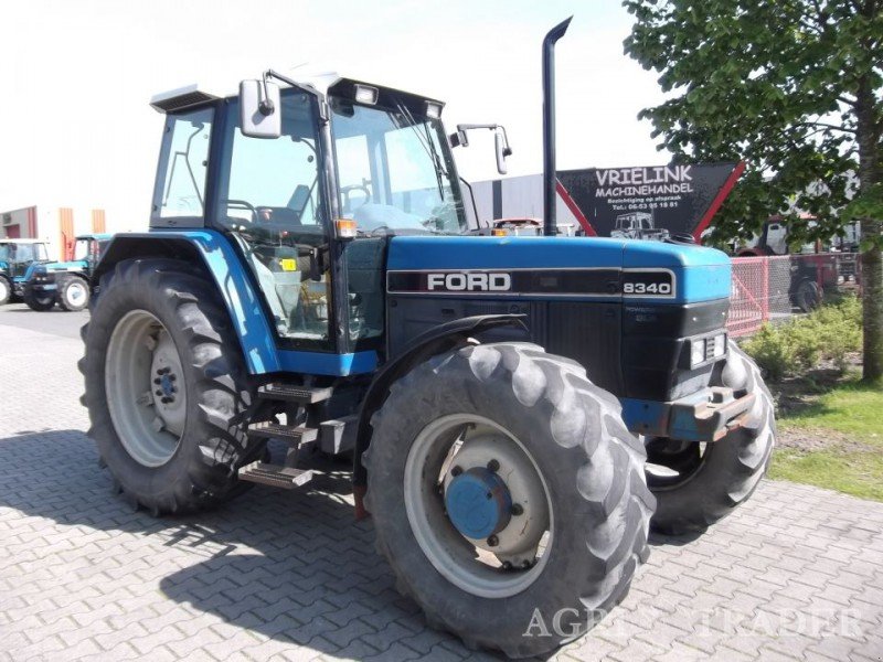 Ford 8340 SLE Tractor - technikboerse.com